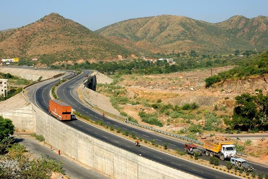 Delhi-Mumbai expressway part of transformation of Indian highways ...